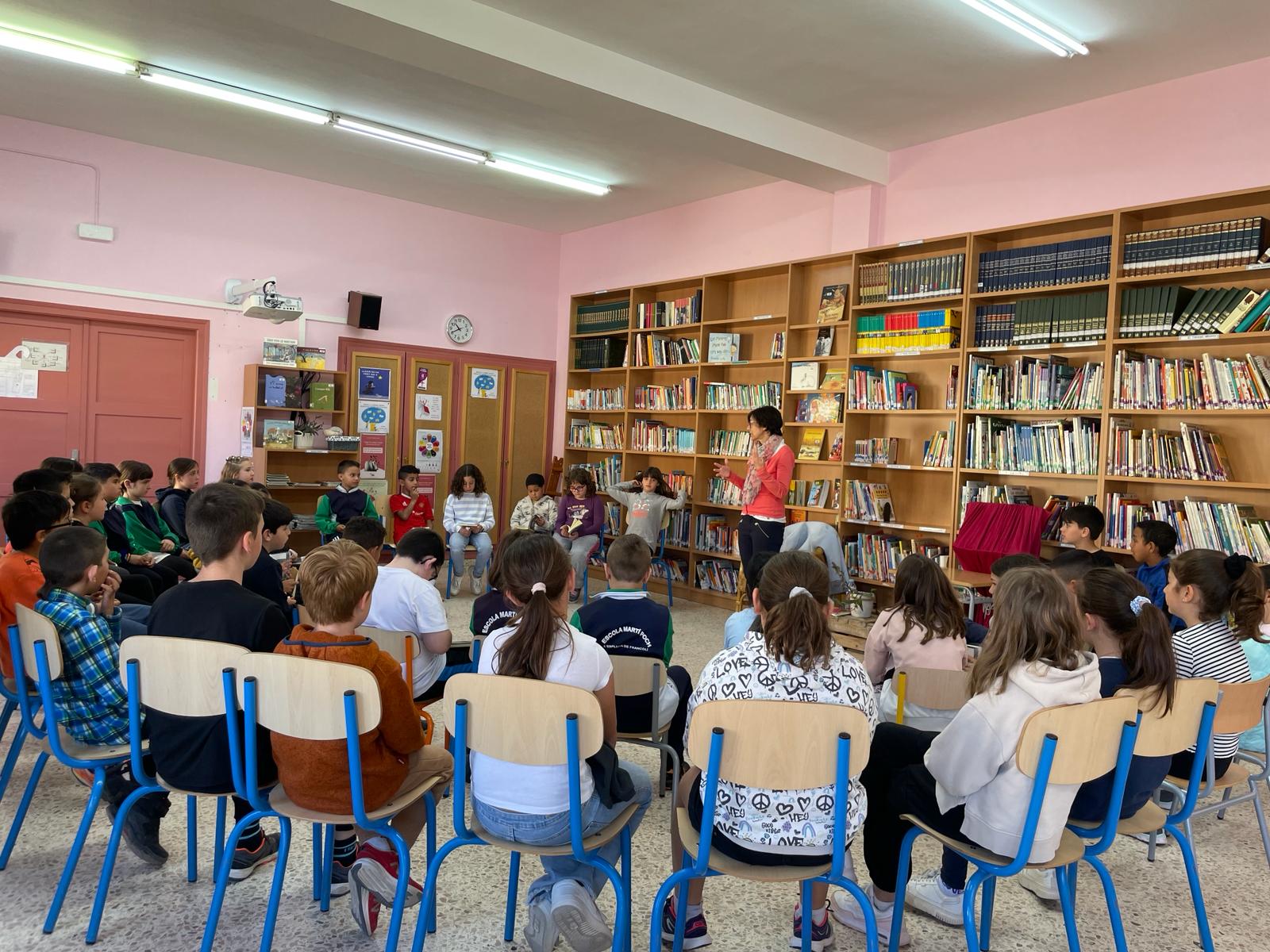 Òmnium Conca arrenca una campanya per omplir les biblioteques escolars ... Òmnium Conca arrenca una campanya per omplir les biblioteques escolars ...